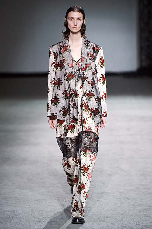 M ESSENTIAL | Ontimeshow